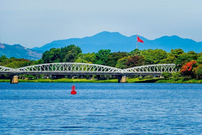 Trang Tien Bridge Hue: Historic Landmark Over Perfume River